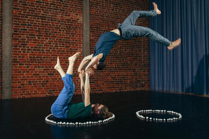 Grensgeval x Circus Katoen - iRRooTTaa | Circuscentrum